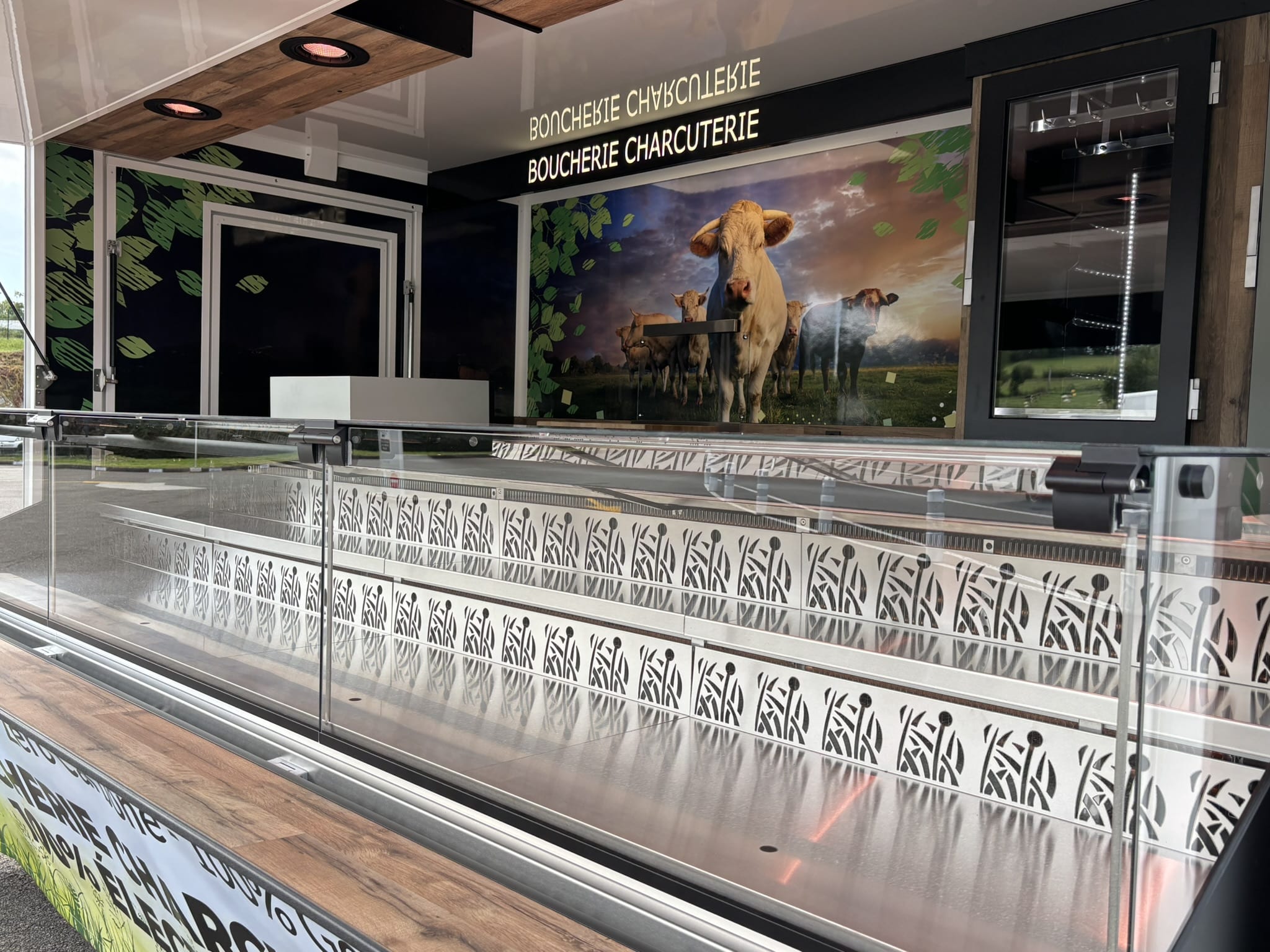 NOTRE PREMIER CAMION MAGASIN ÉLECTRIQUE EST ARRIVÉ ! • Euromag